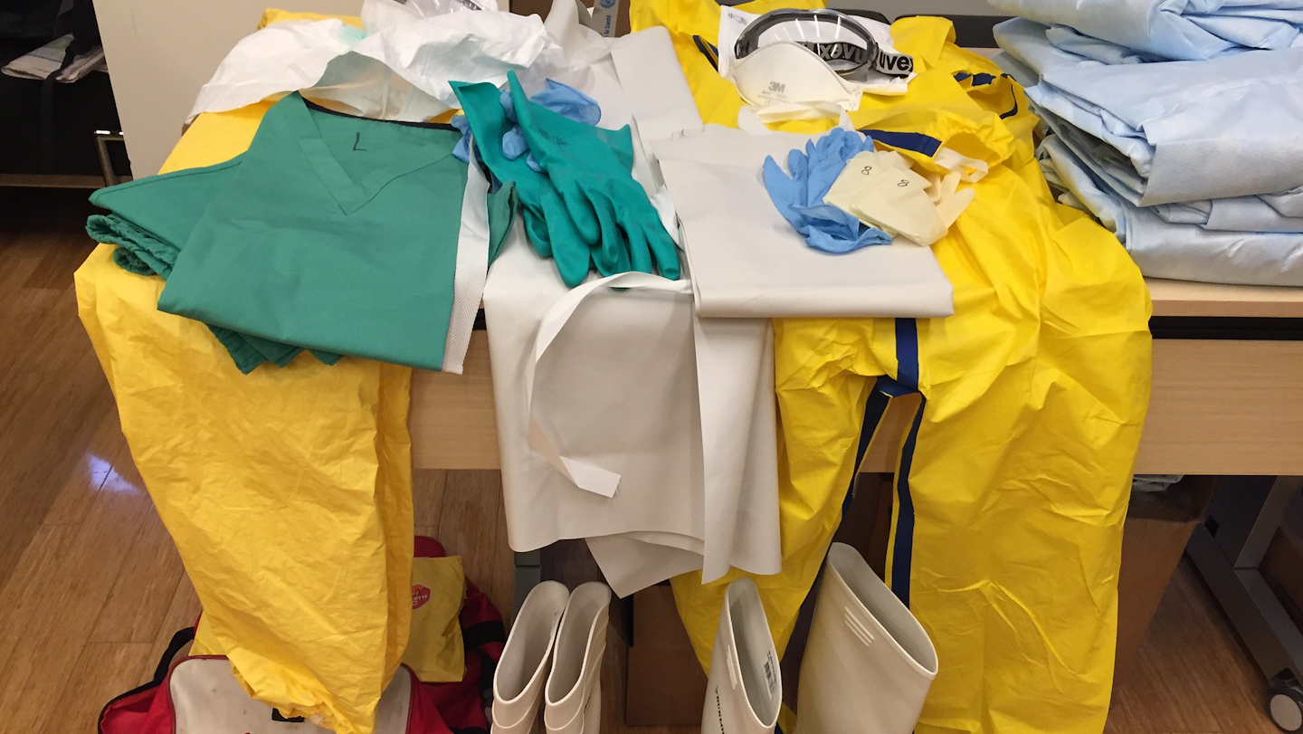 Ultraviolet light exposes contagion spread from improper PPE use ...