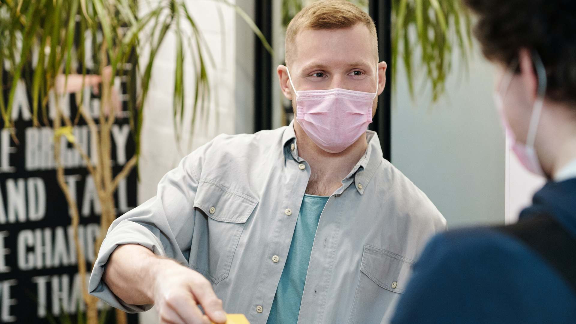 Device provides visual proof that masks block droplets | Healthcare ...